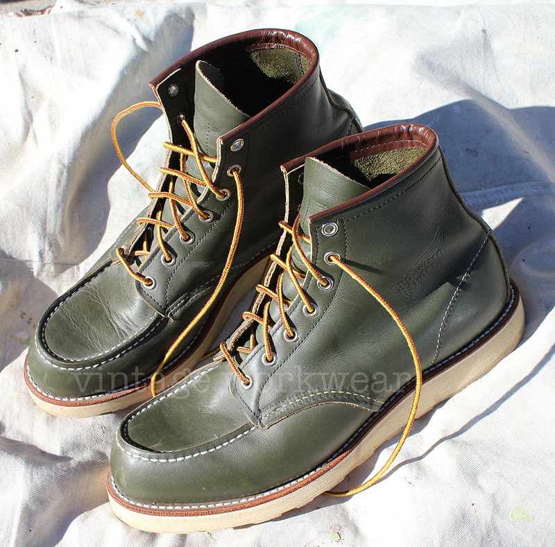 vintage workwear: Santa's Got A Brand New (Vintage) Bag