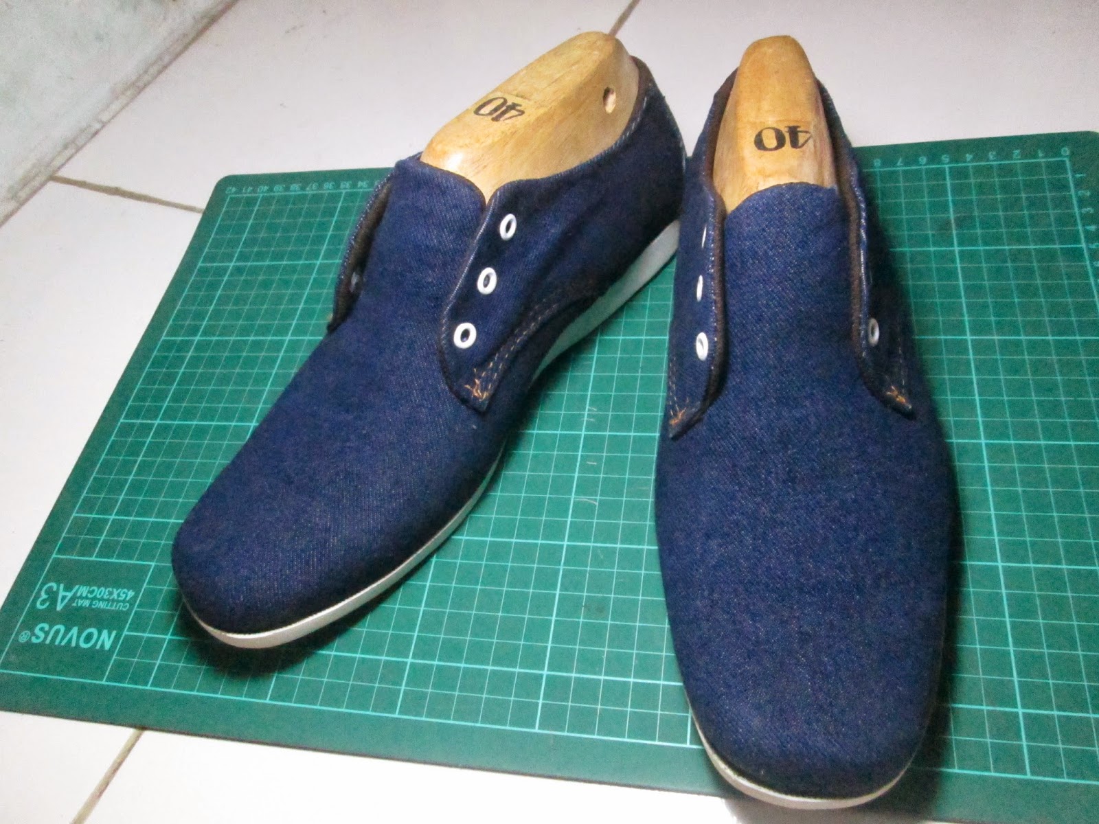 Pelatihan Desain dan Pembuatan Sepatu dan Tas Fashion: Desain Sepatu ...