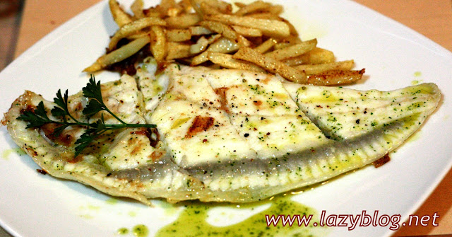 Rodaballo a la plancha, con aceite de rúcula y pimienta negra