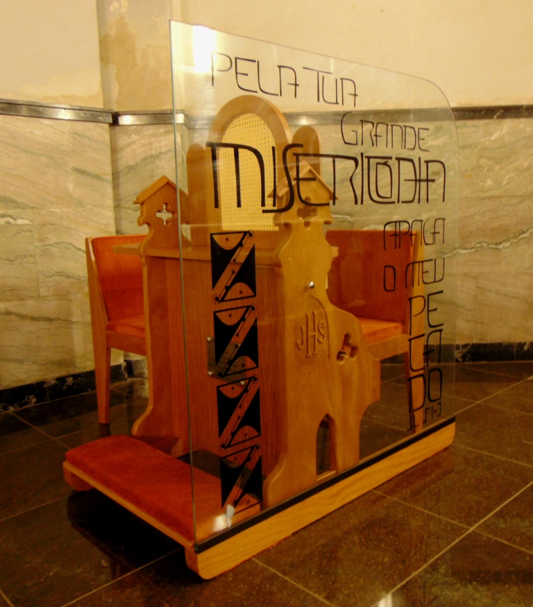 Ateliê São Bento de Arte Sagrada: Confessionário - Catedral de Juiz de Fora
