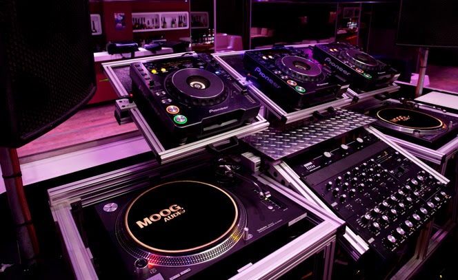 Wedding DJs Blog: Coolest DJ Setup
