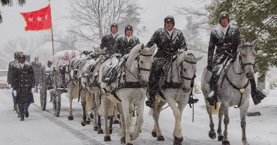 Old Guard Honor Fallen Hero Even Though Fed Closed - FlagRunners
