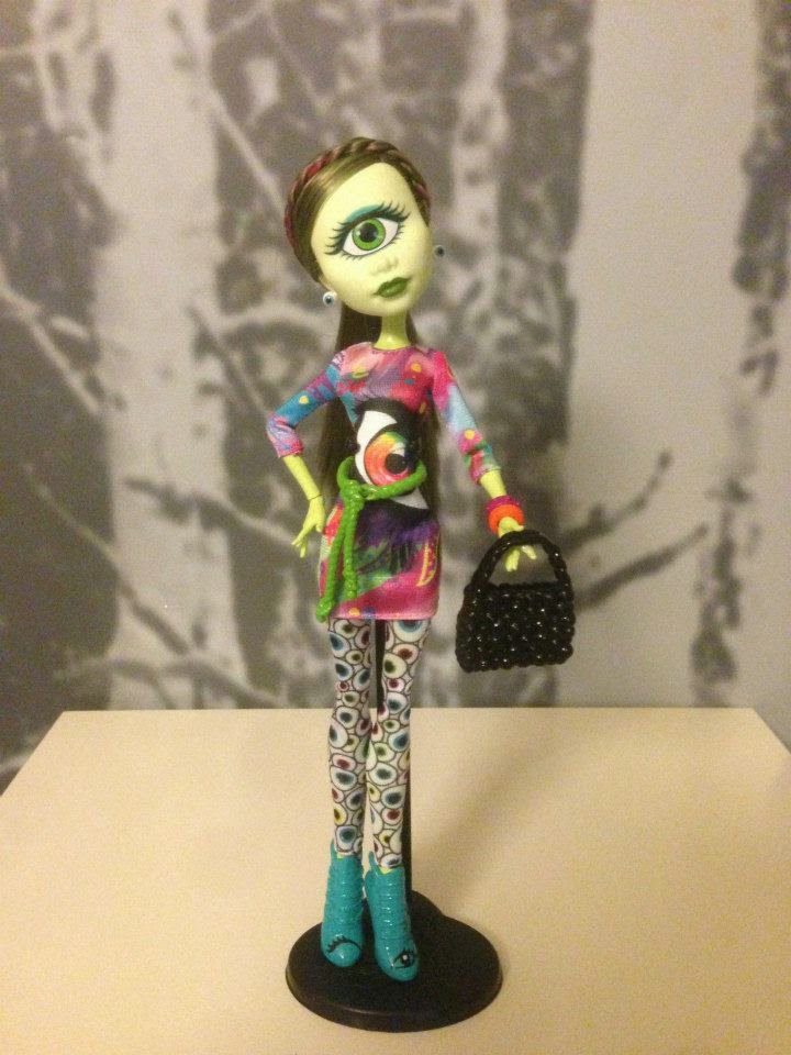 monster high: Iris Clops - I Love Fashion