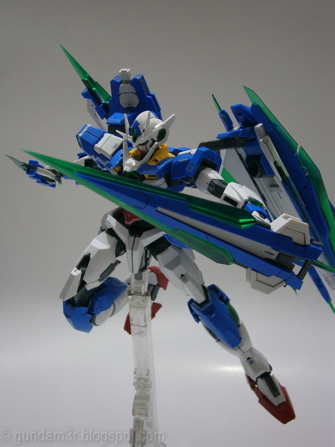 Add On: GN Sword IV Full Saber for Gundam 00 Quanta MG Review Part 3