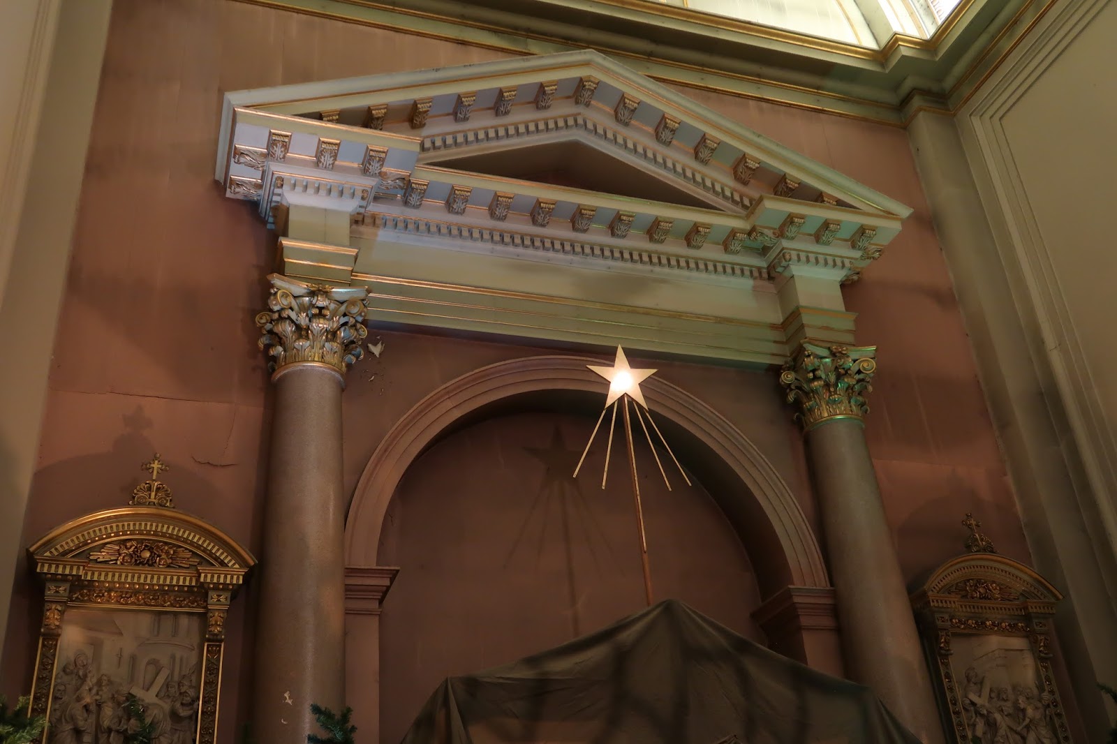 - POINTS OF VIEW _______________: THE DIVINE SAVIOR