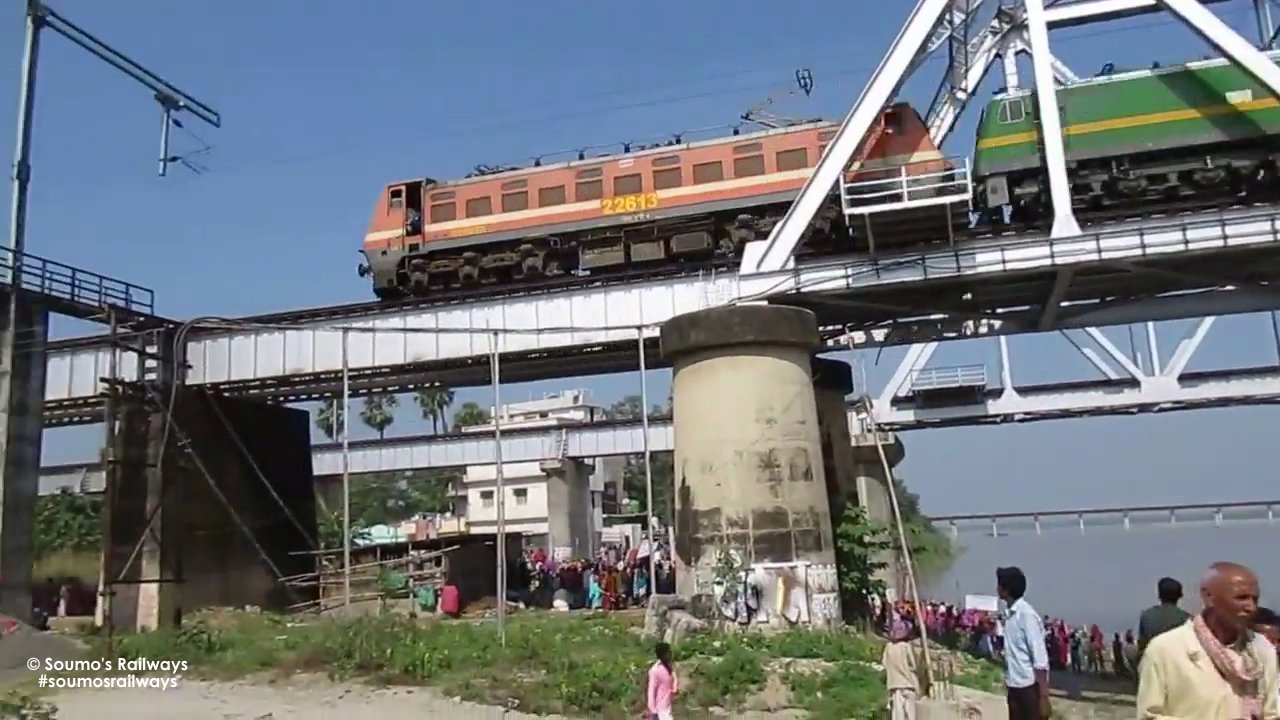 Soumo's Railways: Amrapali Express Crosses The Grand Gandak River Rail ...