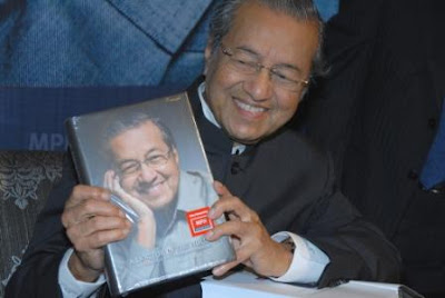 Hulla Buku | Tun Dr. Mahathir…A Doctor In The House ~ harian hullahup