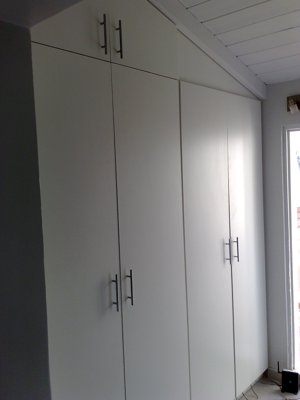 AMOBLAMIENTOS CJ: GUARDARROPA EN MELAMINA BLANCO
