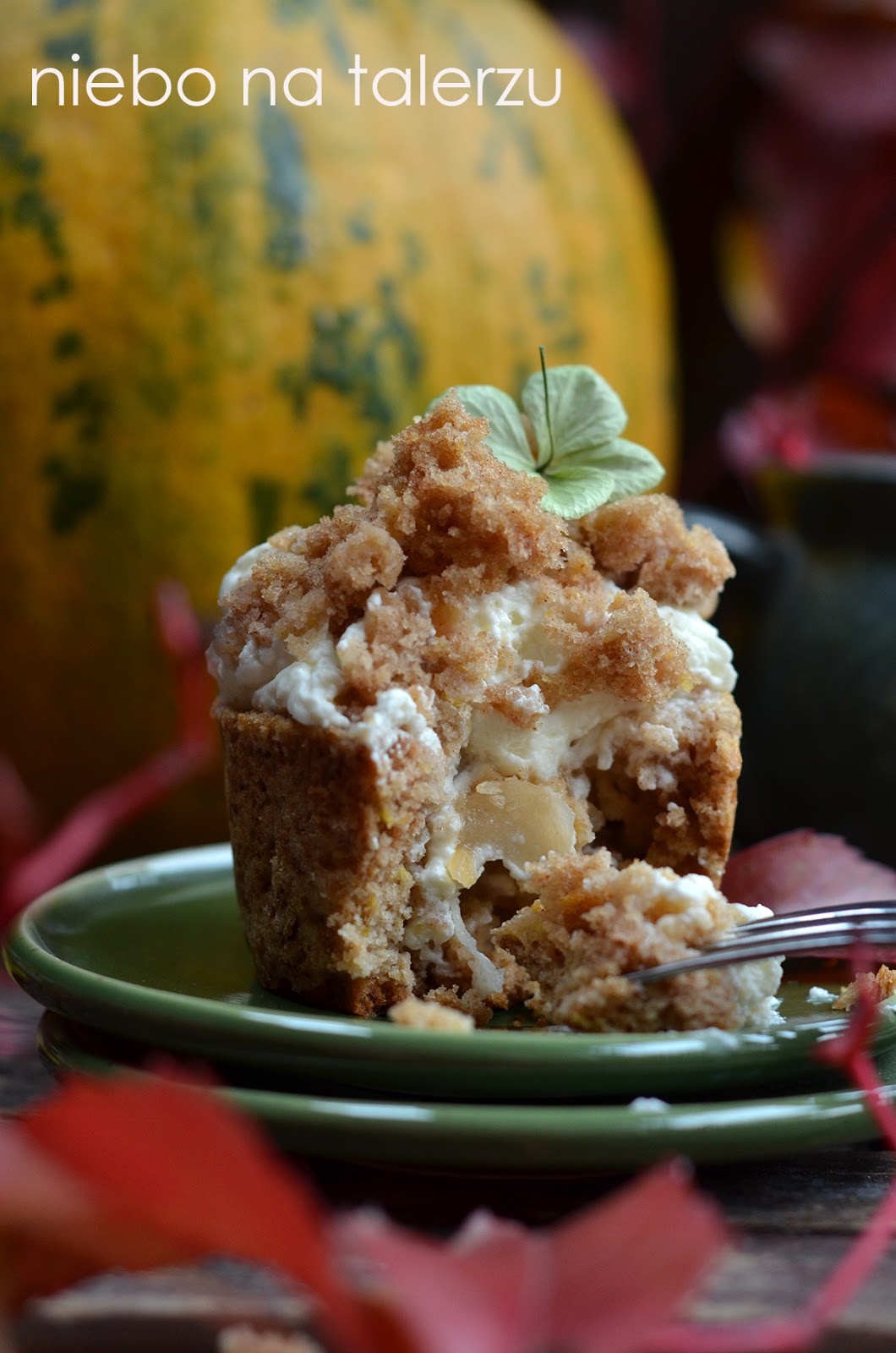 Muffinki z dynią i jabłkami. Babeczki dyniowe z bitą śmietaną - niebo ...