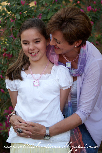 A Little Loveliness: A Charming Mother-Daughter Craft