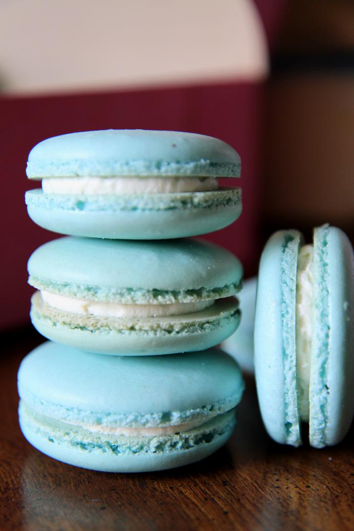 Gourmet Baking: Randomness: Blue Macaron Wedding Favor, Little Girl's ...