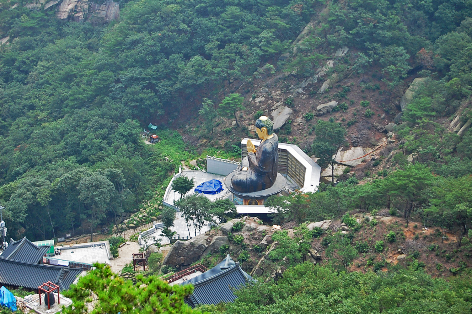 Pilgrim with a Passport: The Golden Buddha of Bukhansan: Part 2