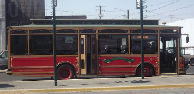 Hawaiian Odysseus: WALLA WALLA VALLEY TRANSIT--ANIMAL CRACKERS BOX ON ...
