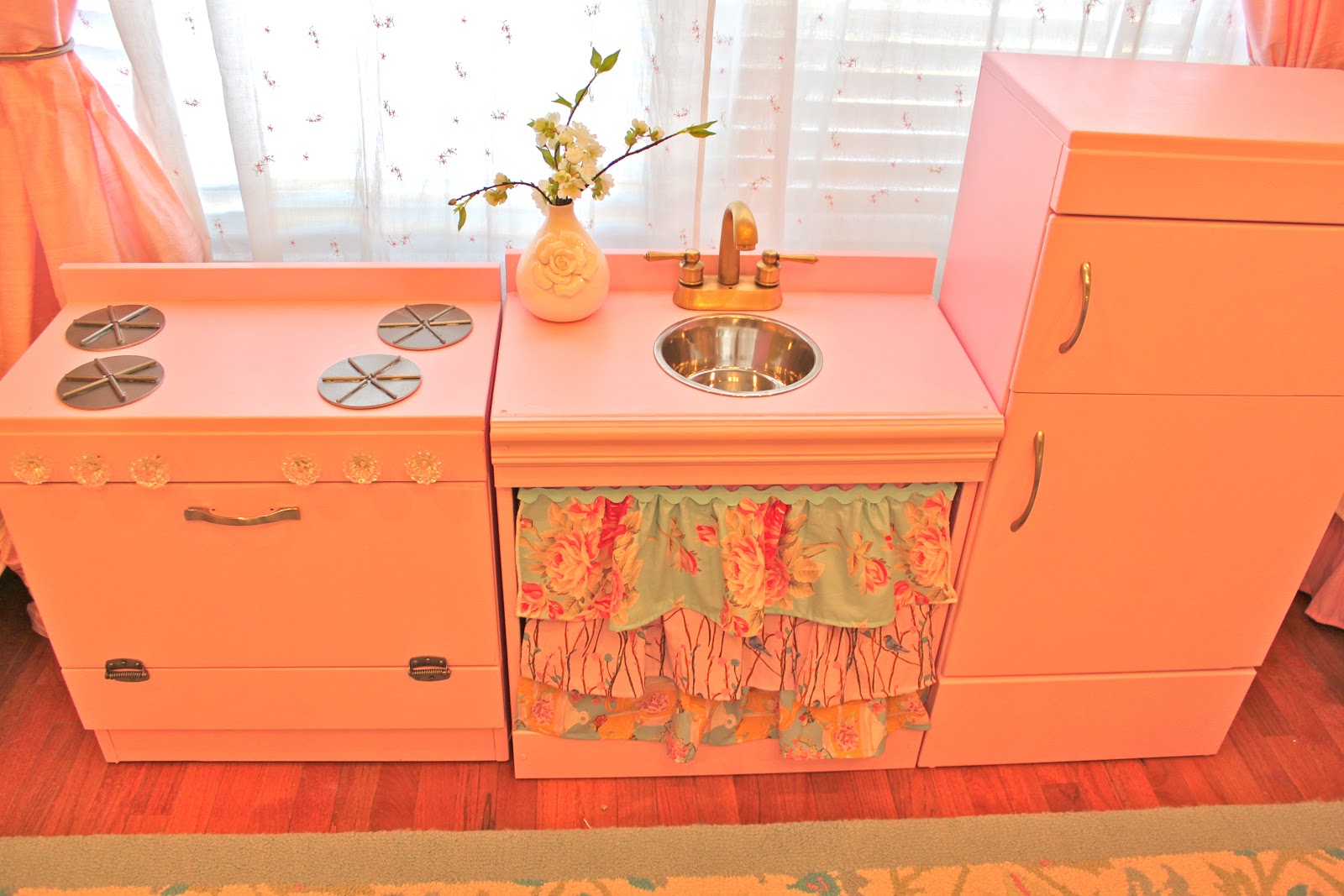 B. Creative Art with Dawn Lynn: DIY Pink Play Kitchen perfect for girls!
