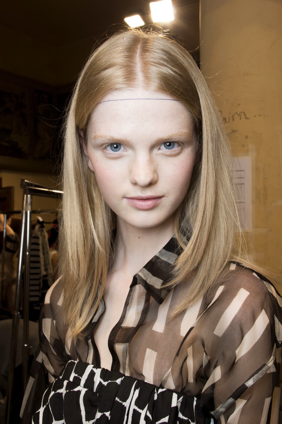 Annemarie Kuus at Christian Wijnants 2014SS | About A Girl...