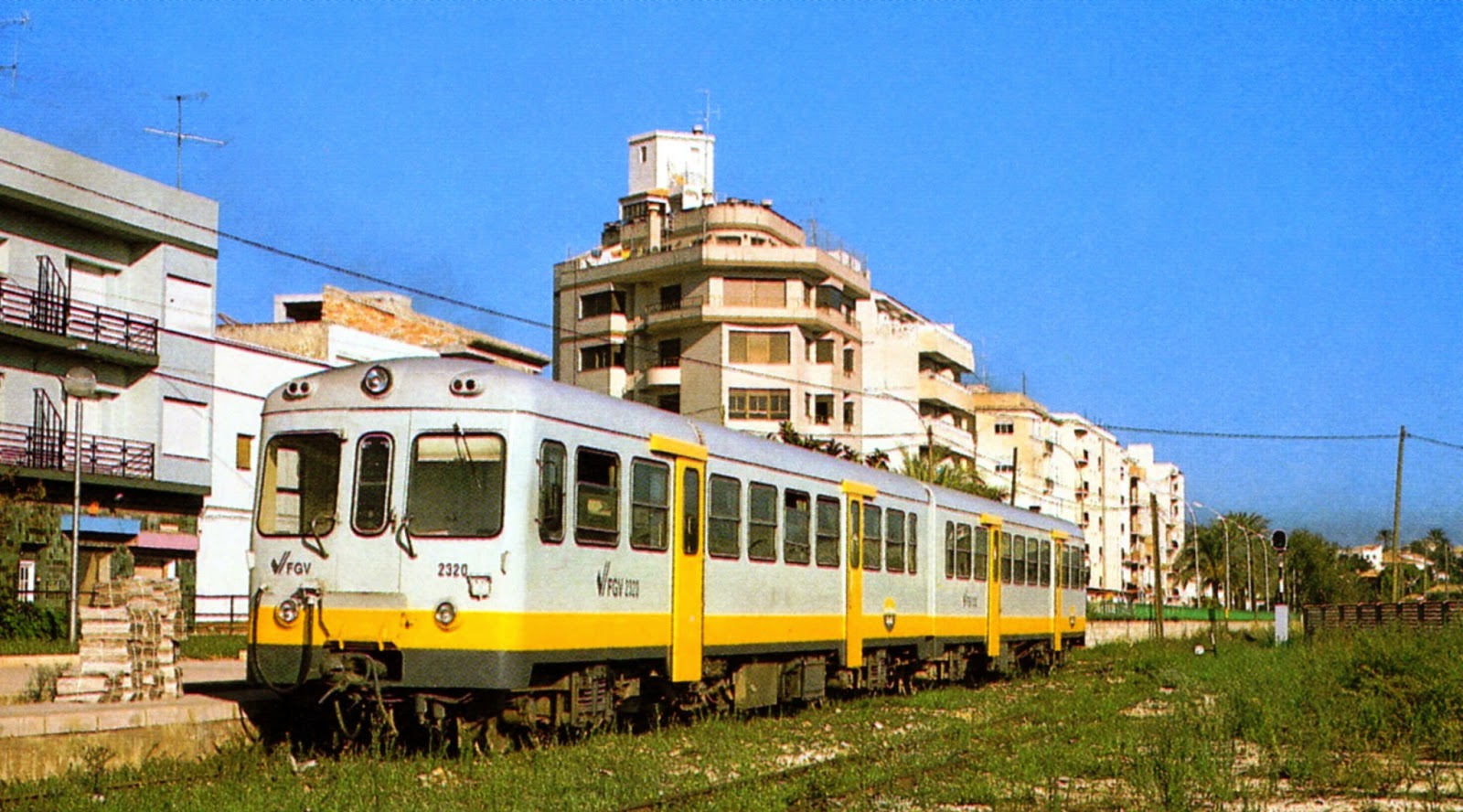 Rails sense fronteres: FGV - Automotor doble, sèrie 2300.