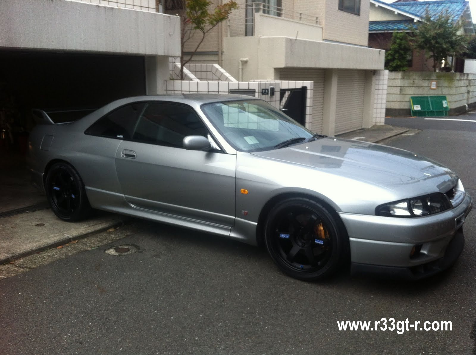 One Man's Lonely Adventures In His R33 Skyline GT-R: New Wheels... kinda