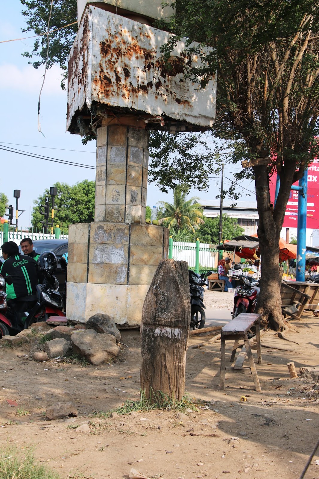 Patok Kayu Jati Soekarno Jatibarang Indramayu