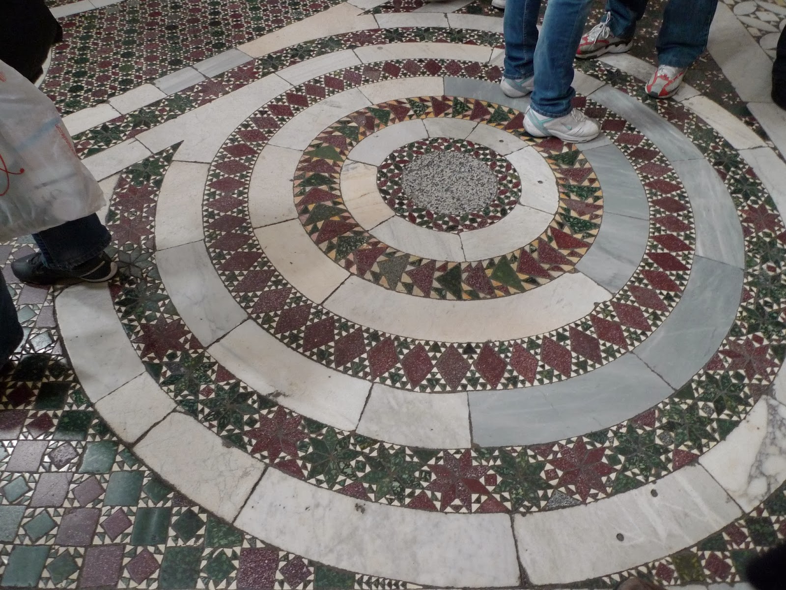 Beyond Borders: The Appropriation of the Cosmati and Cosmatesque