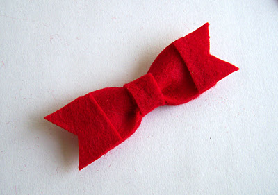 SRM Stickers: Felt Bow Tutorial by Tessa