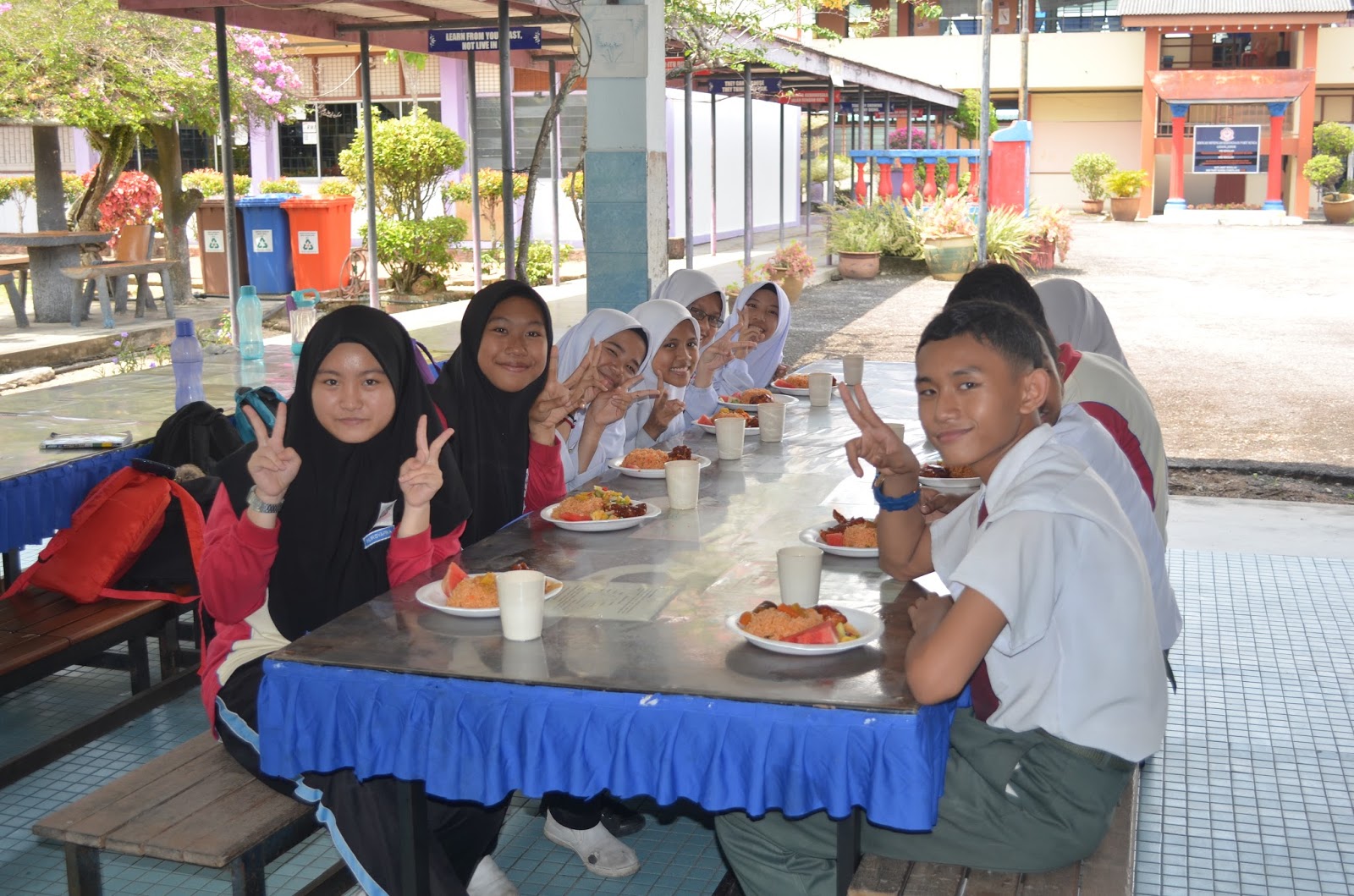 PUSAT SUMBER SEKOLAH SMK PARIT BUNGA: JAMUAN AKHIR TAHUN 2017