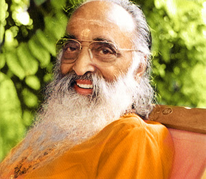 Swami Chinmayananda : Swami Chinmayananda, the founder of Chinmaya ...