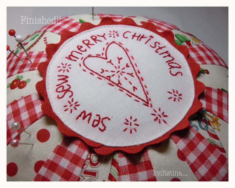 Kviltstina...: Christmas Pincushion tutorial...the last one..:O)
