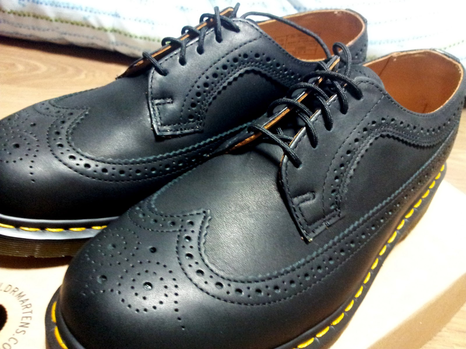 SIHYO: Dr Martin Brogue shoe 구입기