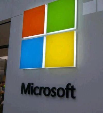 Microsoft Logo Gets Similar to Windows 8 Logo,First Change in 25 years