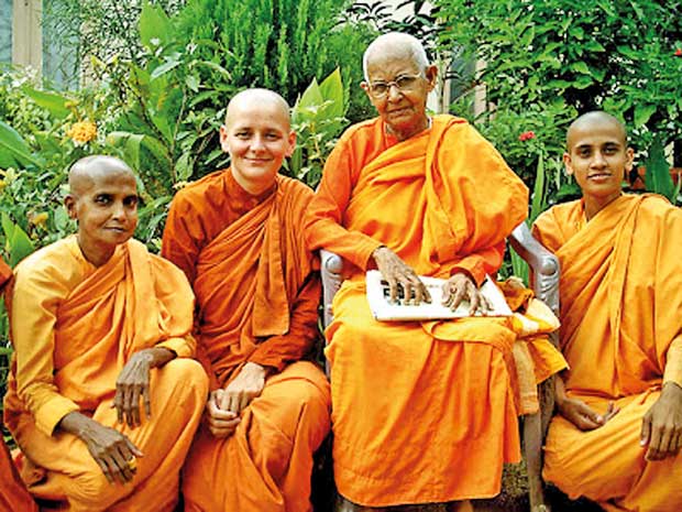 KARUṆĀ SEVENA: Bhikkhunī Visuddhi was interviewed for Sri Lankan "Daily ...