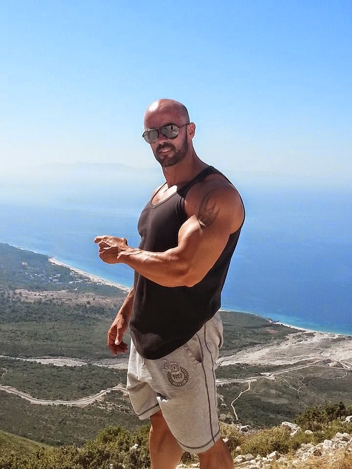 Muscle Lover: Albanian bodybuilder Armand Marko