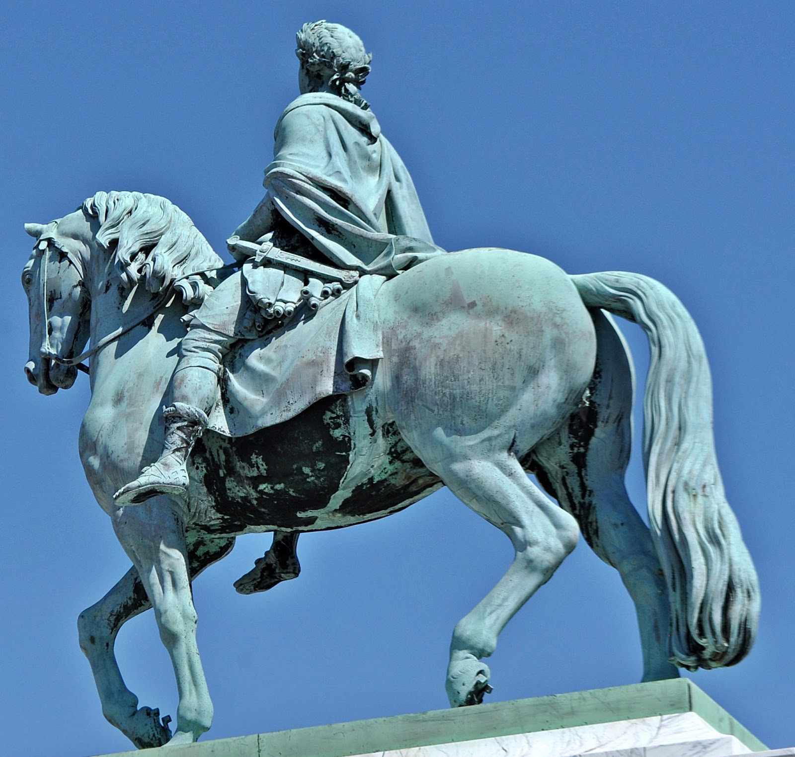 English 18th Century Portrait Sculpture: Jaques Saly and the Equestrian ...