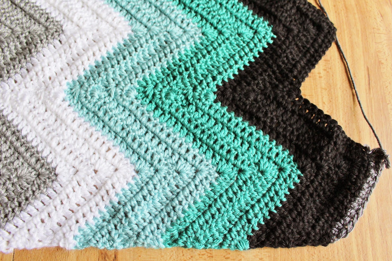 Lively Crochet - Rhythmic Youth: Chevron Tutorial