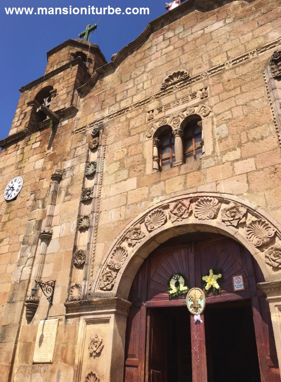 Cuanajo: Muebles, Artesanías y Tradiciones