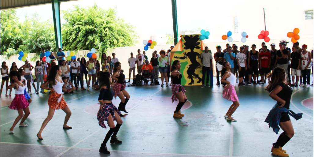 Escuela Superior Jardines De Ponce: Entrada Senior