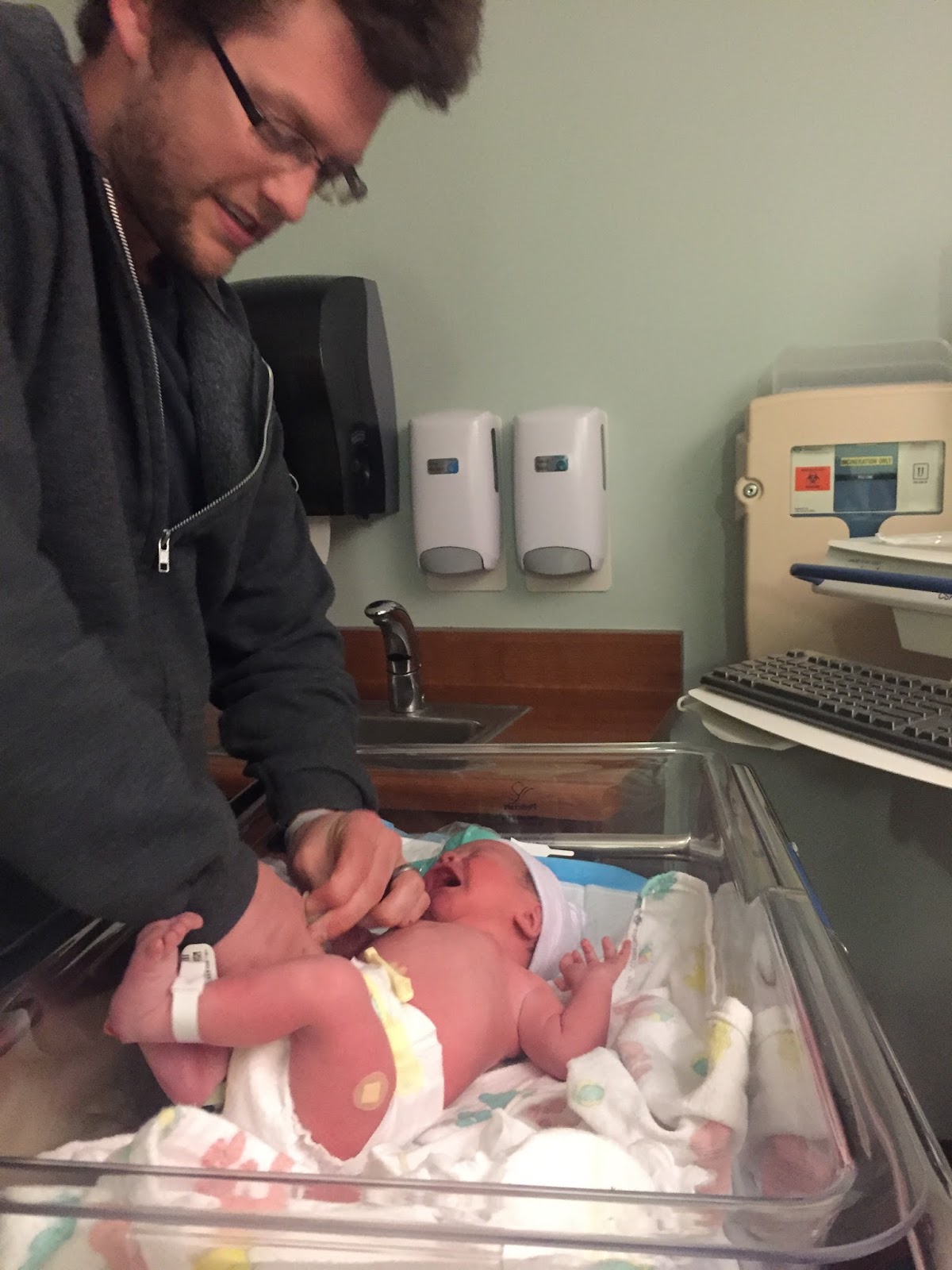 Tom, Katie, Noah, & Samuel Hall: Samuel Birth Story, 1 Month Old!