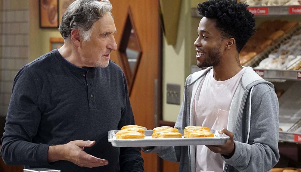 Critics At Large : Sugar and Spice: CBS's Superior Donuts