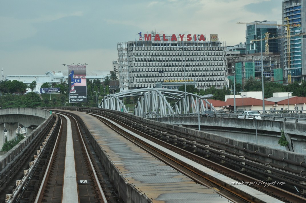 Fotografi merakam sejarah: LRT Rapid KL