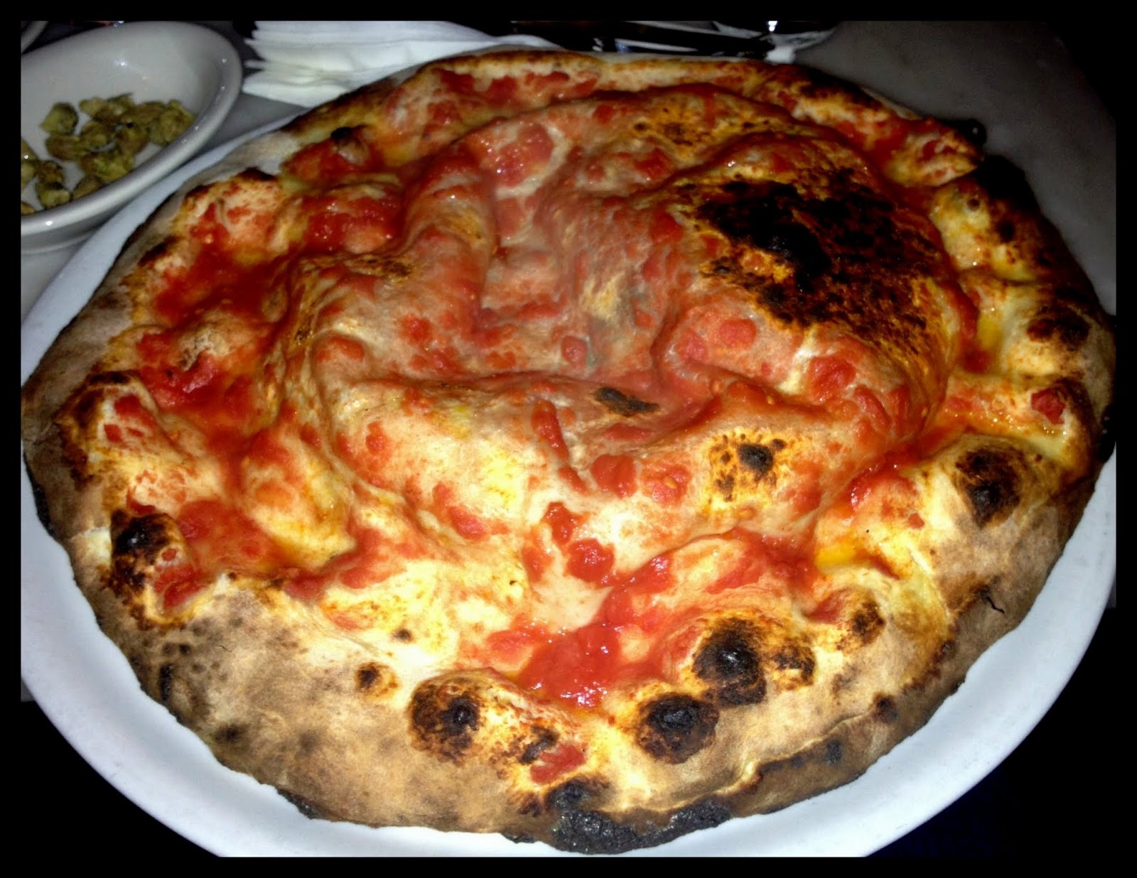 An Ordinary Life in an Extraordinary World: Via Tribunali: The Calzone ...