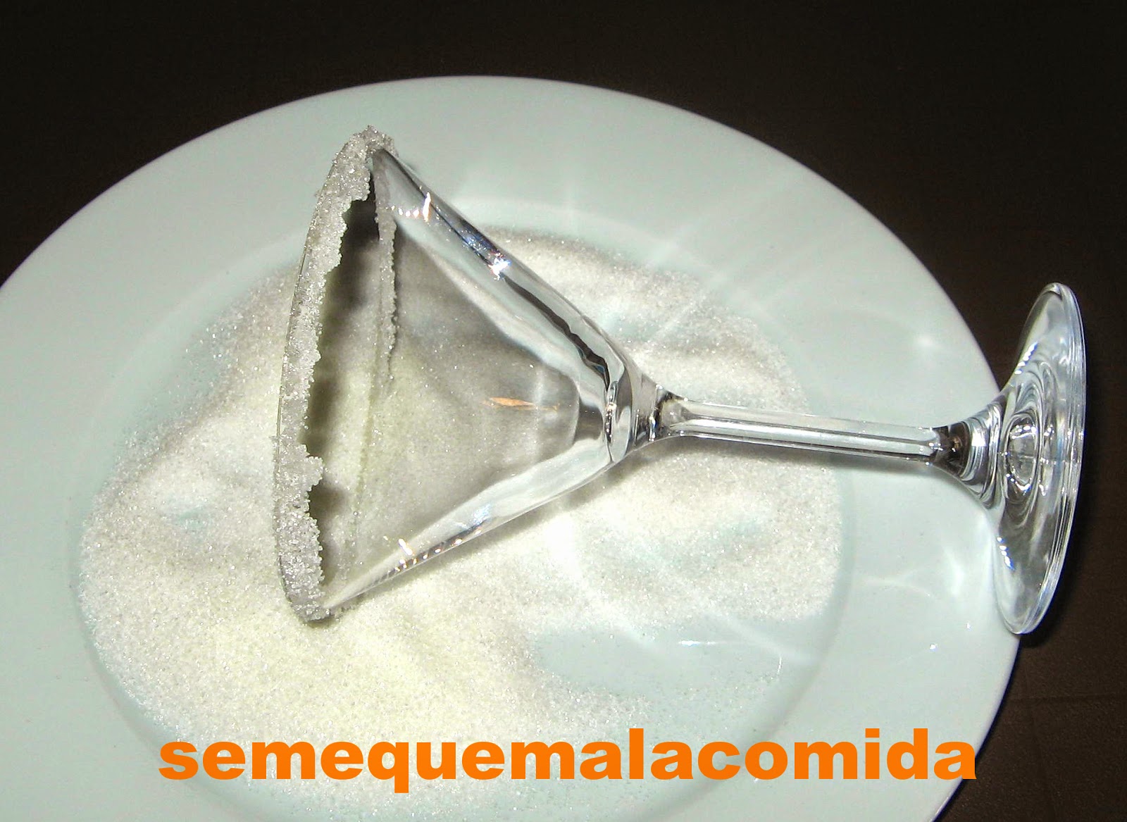 Se me quema la comida: ESCARCHAR EL BORDE DE UNA COPA DE CÓCTEL