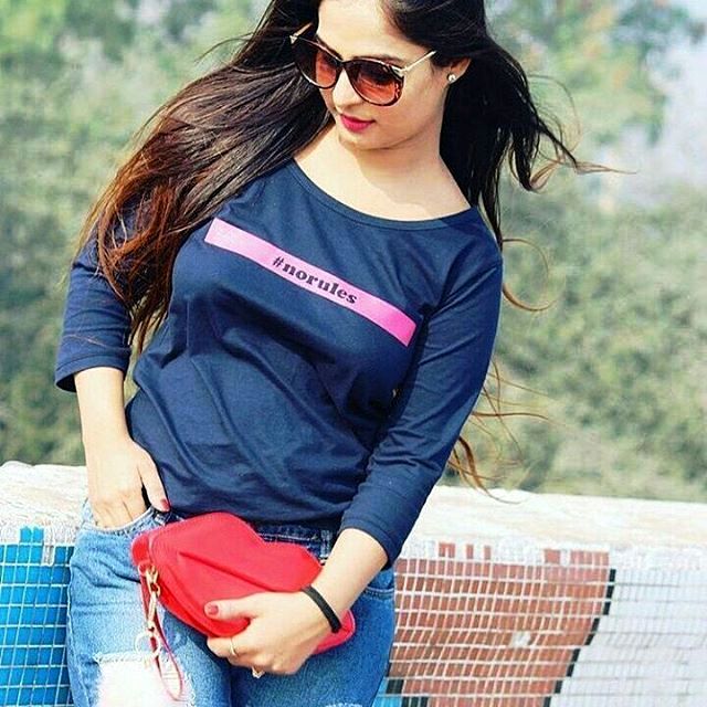 Gorgeous Desi Indian Girls from Instagram - Countless Images