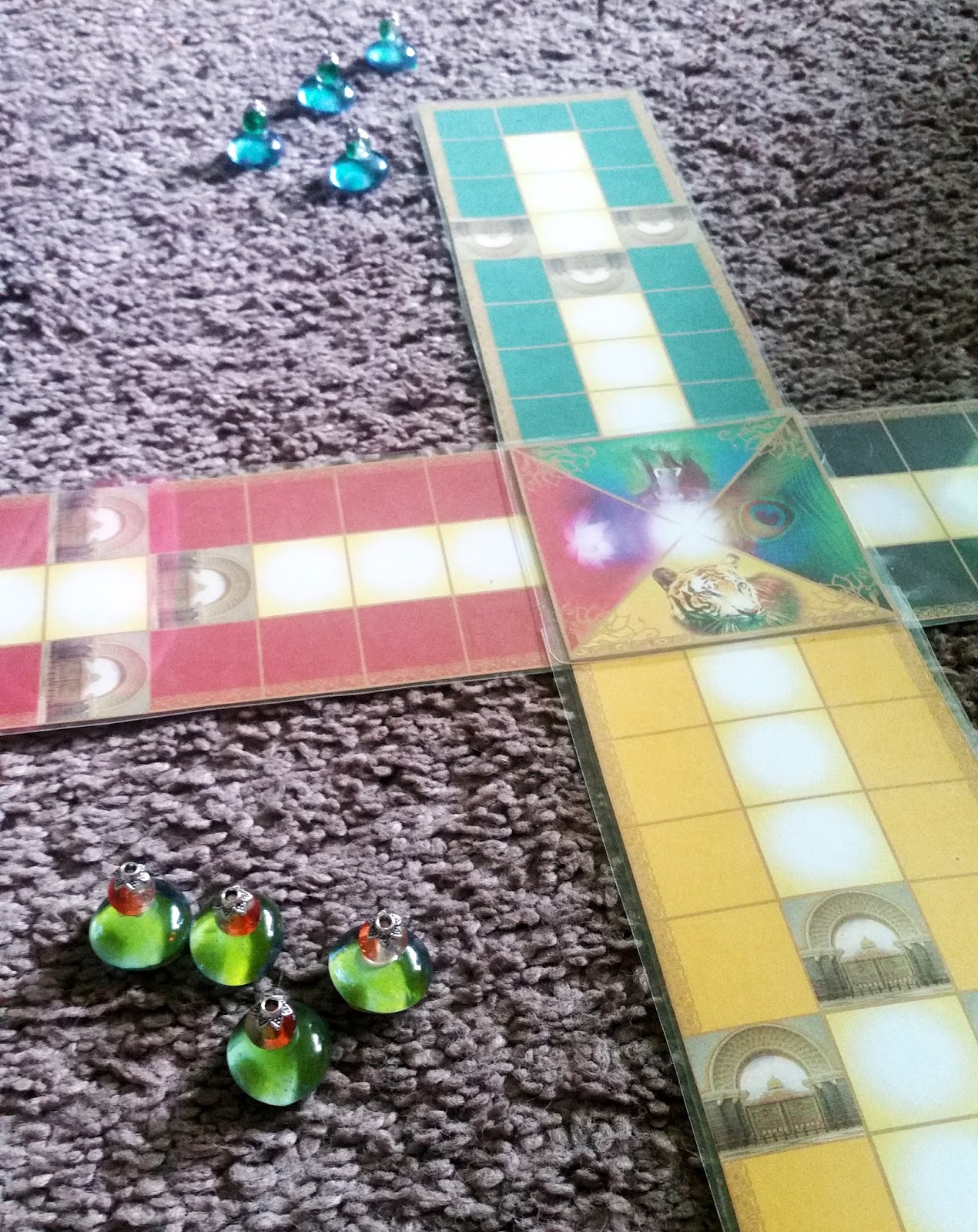 Glimmercat Education: A Game of Ancient India : Pachisi