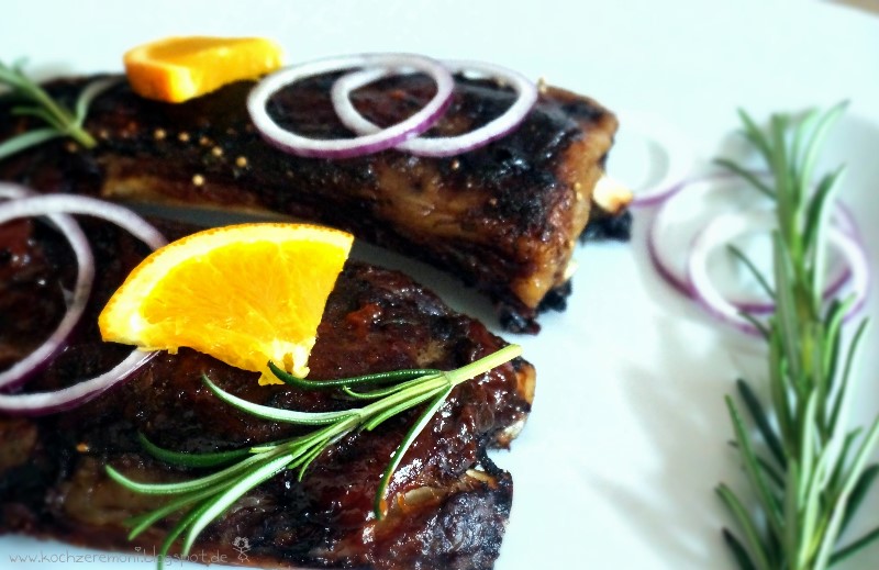 Nun die Rib aus der Folie nehmen und mit der Glasur bestreichen. Im ...