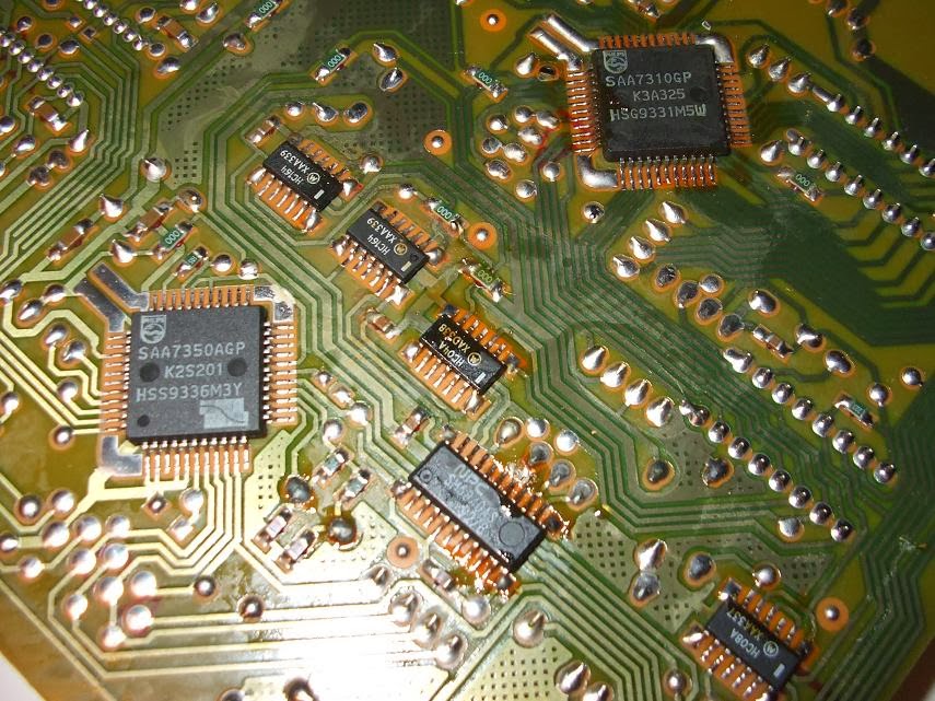 ESPRITAUDIO: Bitstream Philips chipset SAA7350A TDA1547 DAC7 on CD950