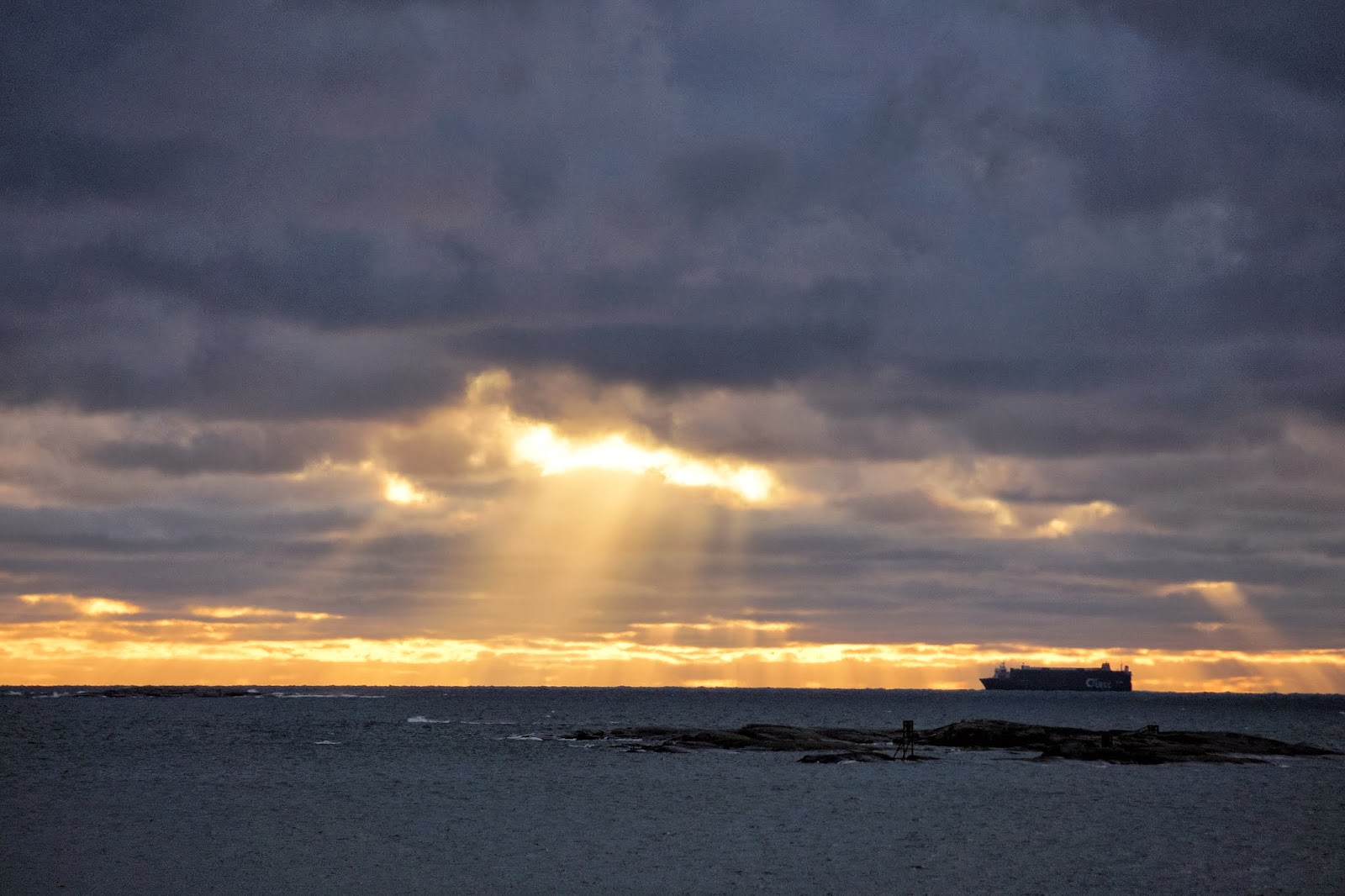 Meri ja taivas | Förmaaki ja puutarha