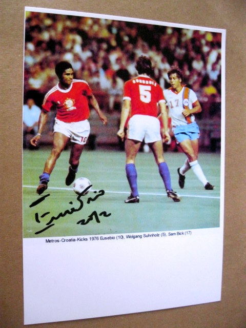 Autograph VIP: Succes 2012: Eusébio, legendary footballer aka the Black ...