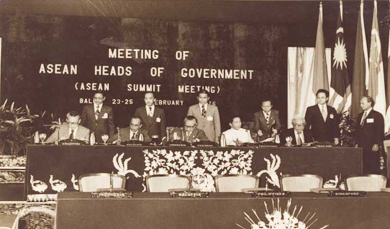 KTT ASEAN 1 (pertama) | Web Sejarah