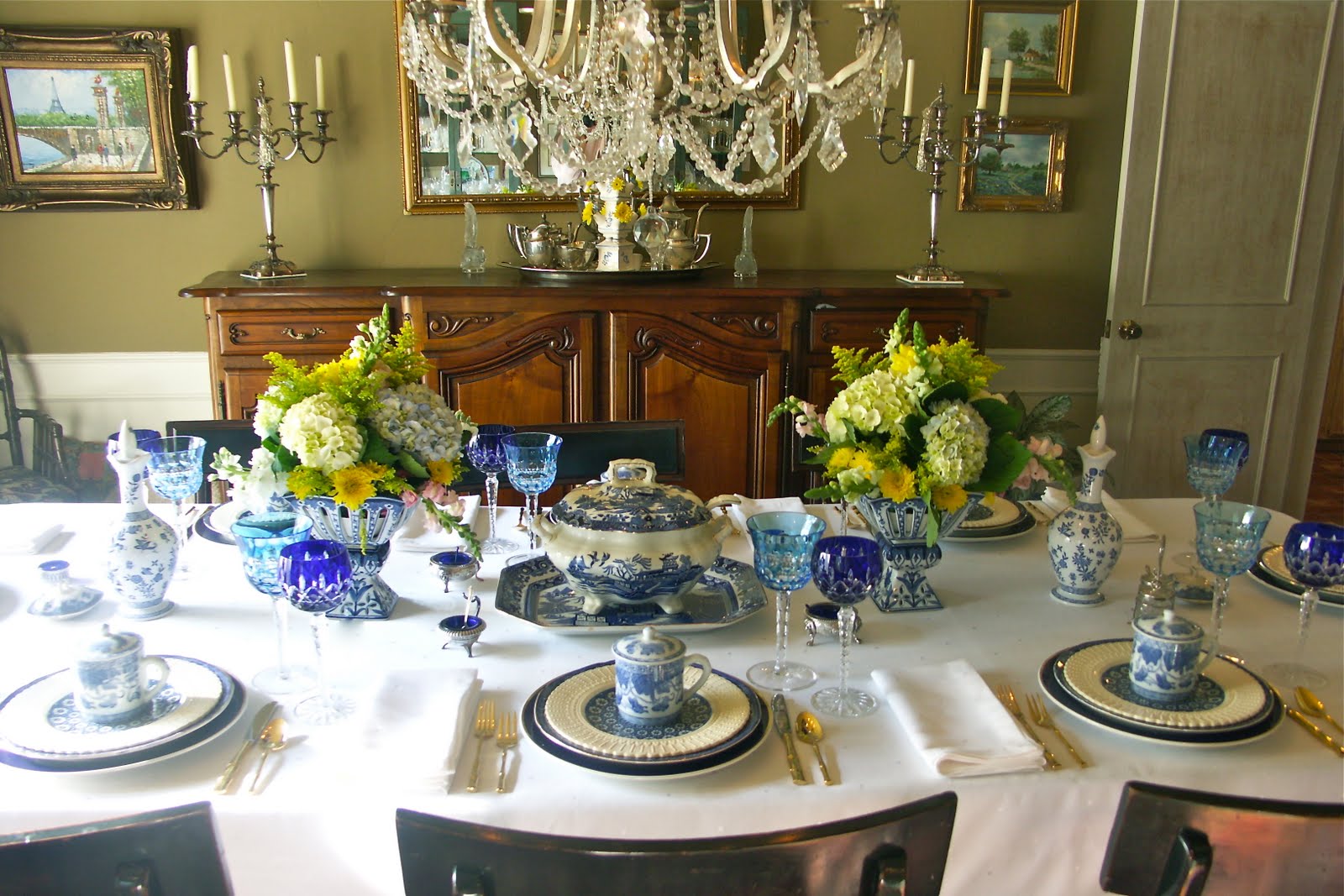 Tables for Two - Entertaining Women