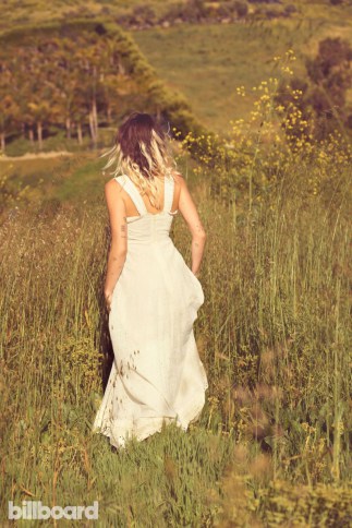 Miley Cyrus goes bohemian chic for Billboard Magazine