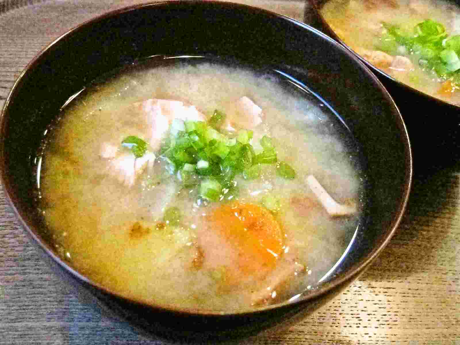 Recipes for Tom: Konsai to shiozake no misoshiru / miso soup with root ...